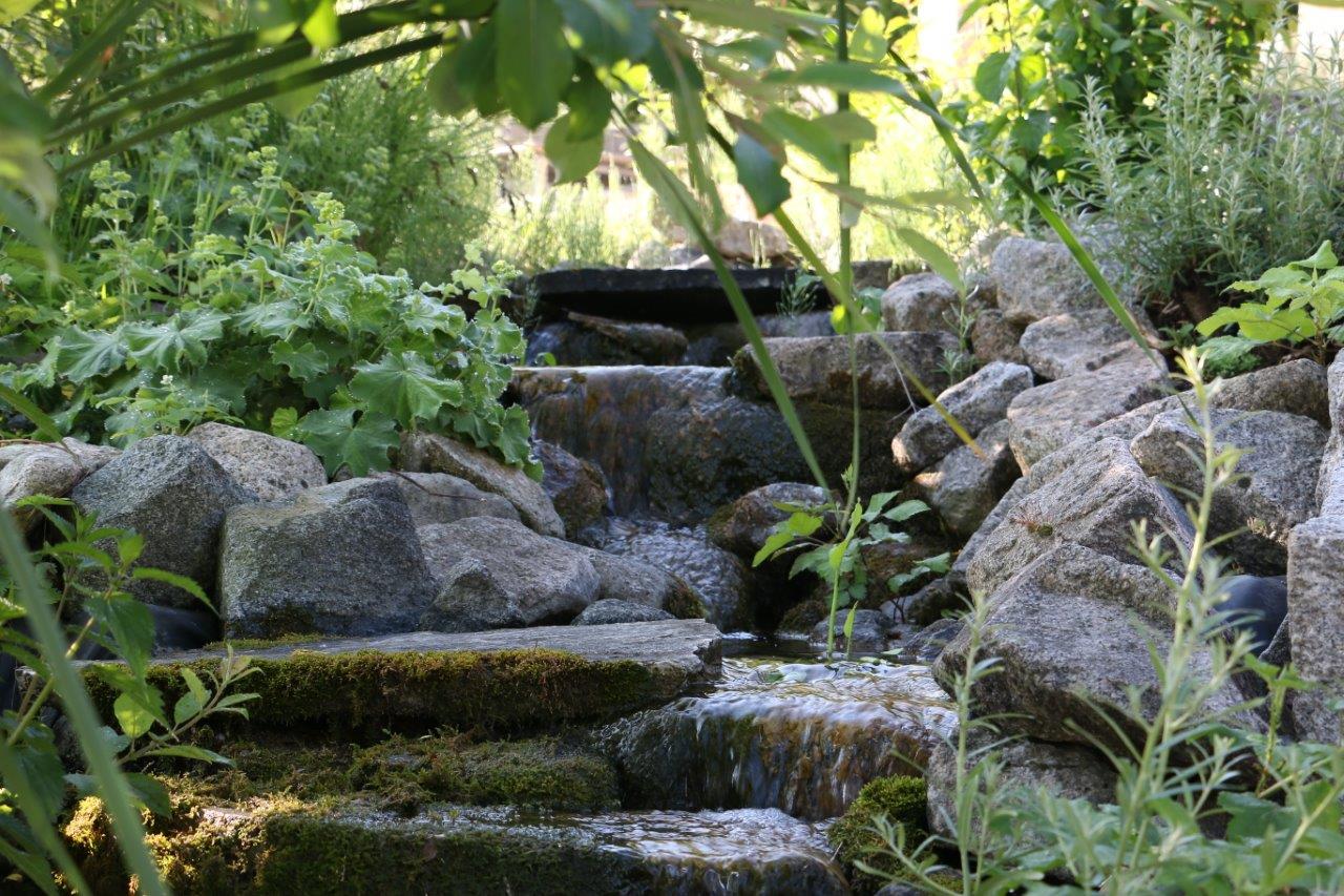 Gartengestaltung mit Naturstein - wundervolle Möglichkeiten - KSV ...